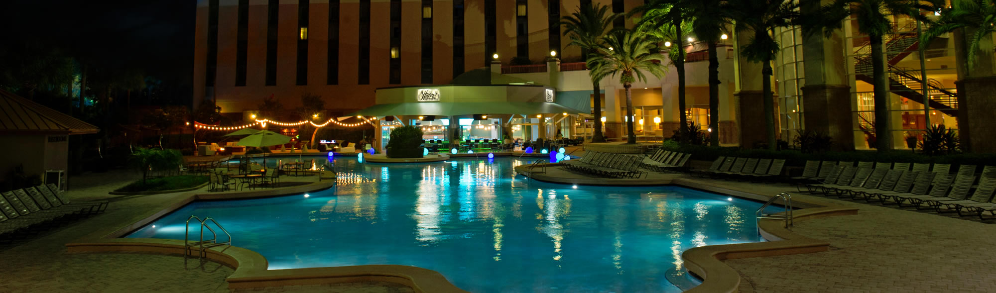 Harry's Poolside Bar & Grill - International Drive Restaurant